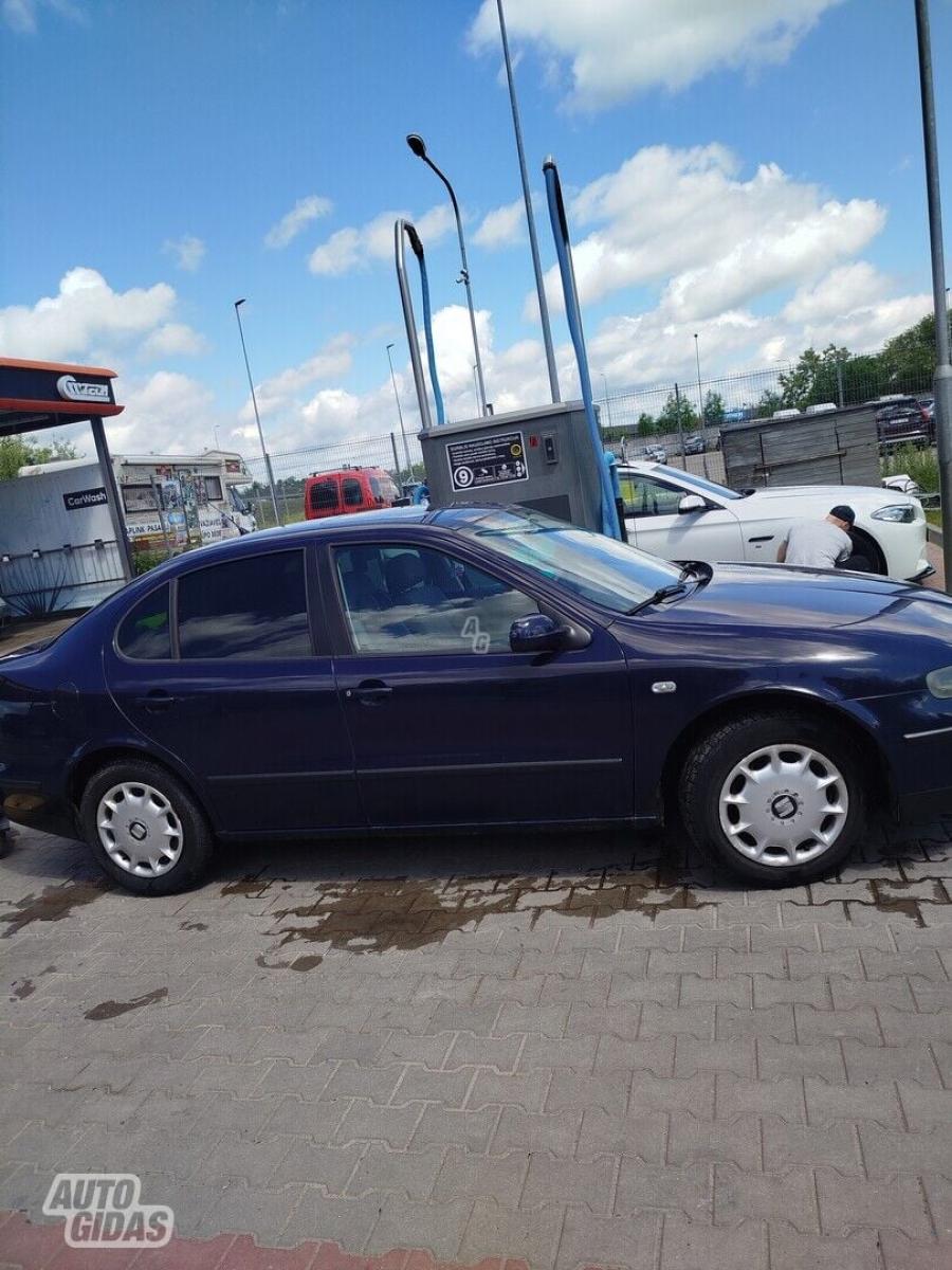 SEAT Toledo 2000 in Kaunas, with an engine capacity of 1.60 L and mileage of 250 thousand km for 500 €, photo 5 on AUTOMOTO.COM.LV
