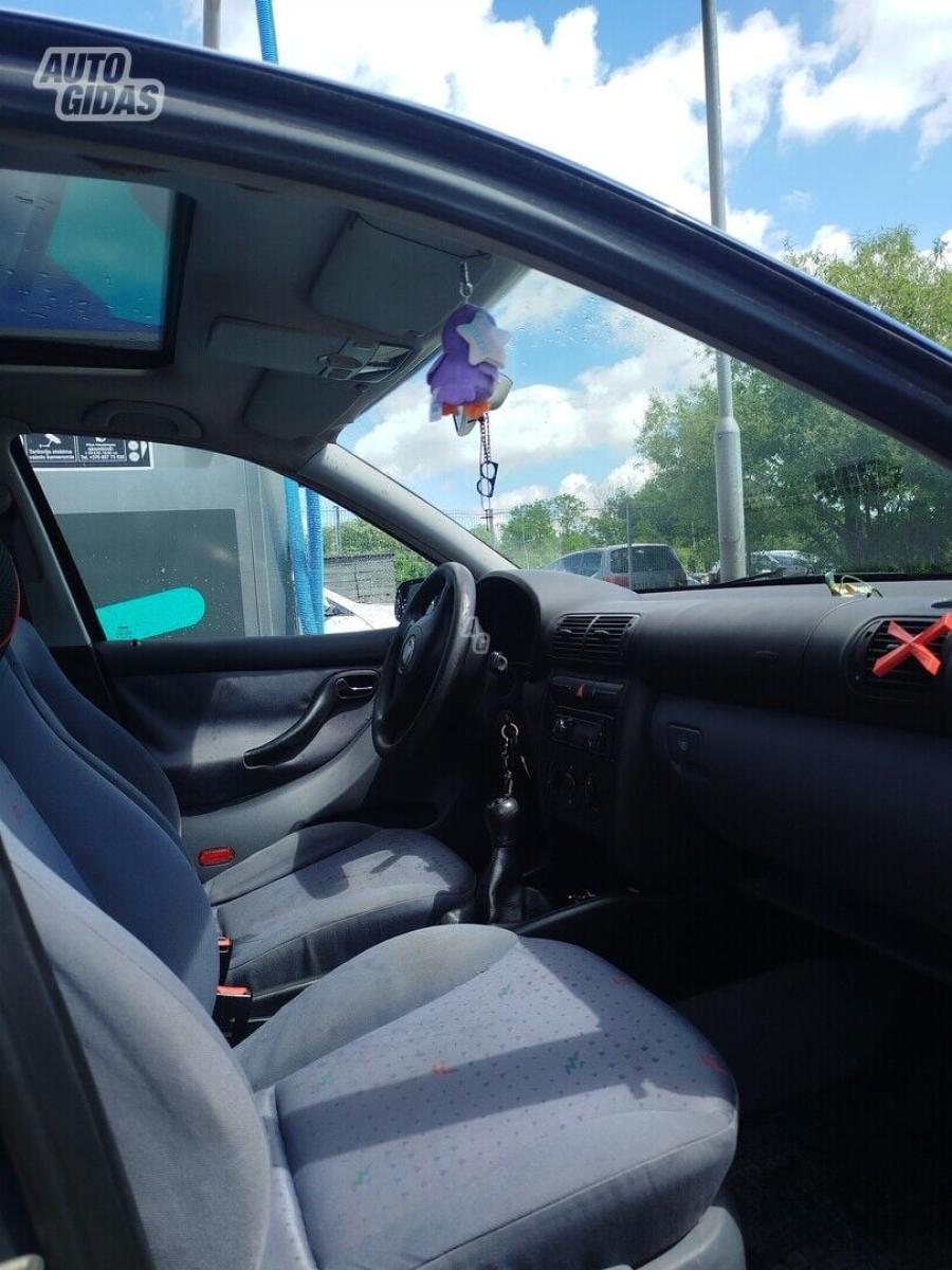 SEAT Toledo 2000 in Kaunas, with an engine capacity of 1.60 L and mileage of 250 thousand km for 500 €, photo 9 on AUTOMOTO.COM.LV