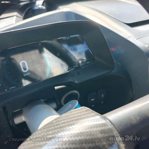 Segway Villain 2025 Tartu vietnē Melns Segway Villain 2025 Tartu, ar dzinēja tilpumu 1.00 L un nobraukumu 0 tūkst. km par 16500 €, foto 8 vietnē AUTOMOTO.COM.LV