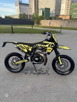 Желтый Sherco 50 SM-RS 2024 в Кретинга, объемом двигателя 49.00 л и пробегом 0 тыс. км за 2700 €, фото 3 на AUTOMOTO.COM.LV