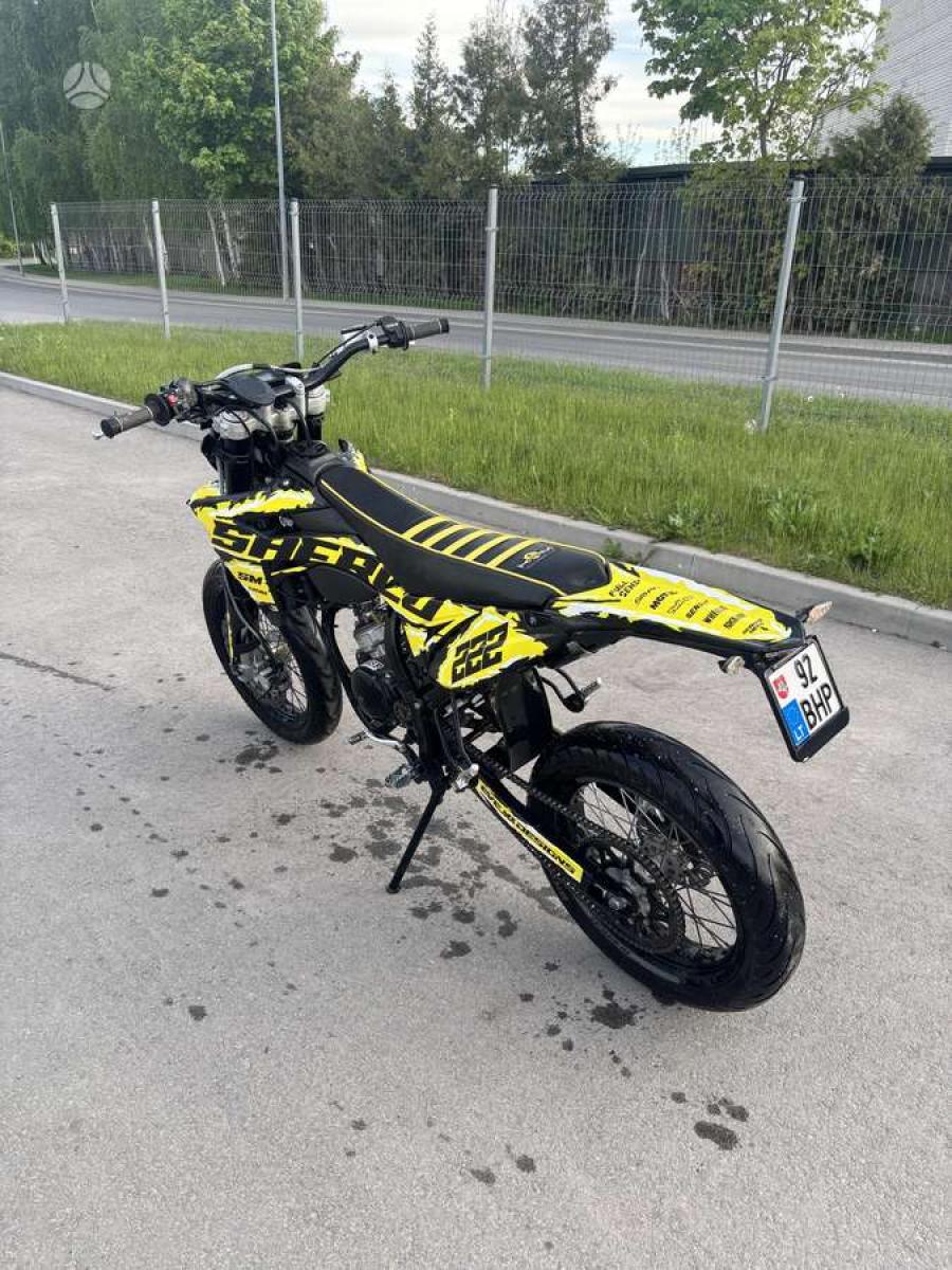 Желтый Sherco 50 SM-RS 2024 в Кретинга, объемом двигателя 49.00 л и пробегом 0 тыс. км за 2700 €, фото 5 на AUTOMOTO.COM.LV