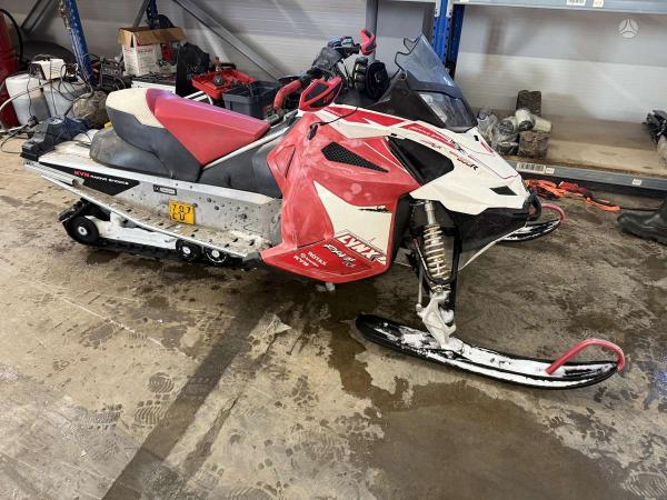 Ski Doo Lynx 2010 в Шяуляй, объемом двигателя 0.80 л и пробегом 10 тыс. км за 2300 €, фото 2 на AUTOMOTO.COM.LV