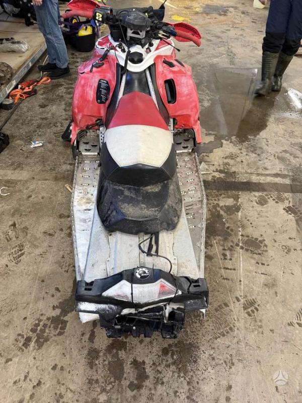 Ski Doo Lynx 2010 в Шяуляй, объемом двигателя 0.80 л и пробегом 10 тыс. км за 2300 €, фото 3 на AUTOMOTO.COM.LV