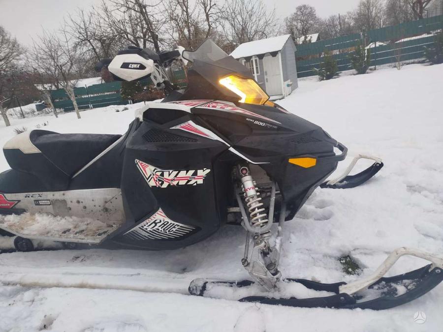 Ski Doo Lynx 2012 Telšiai, ar dzinēja tilpumu 0.80 L un nobraukumu 6 tūkst. km par 4250 €, foto 1 vietnē AUTOMOTO.COM.LV
