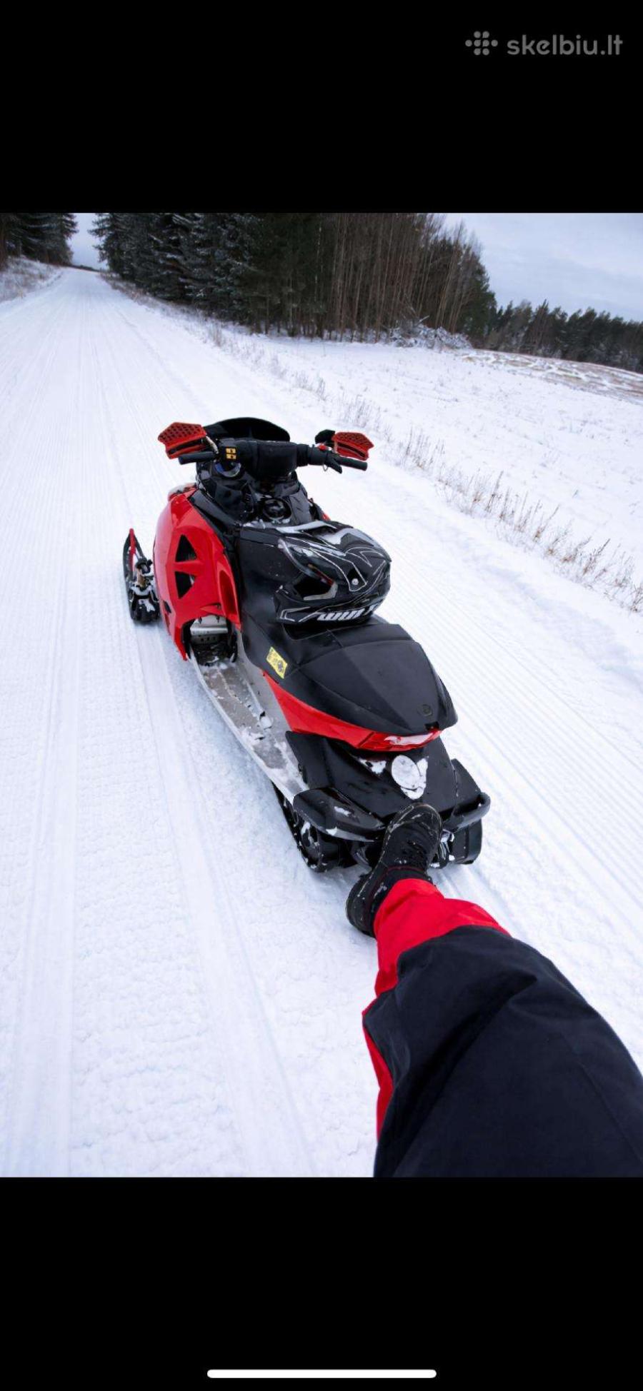 Sarkans Ski Doo Lynx 2005 Viļņa, ar dzinēja tilpumu 0.80 L un nobraukumu 4 tūkst. km par 1300 €, foto 1 vietnē AUTOMOTO.COM.LV