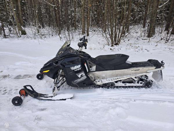 Black Ski Doo MXZ 2009 in Utena, with an engine capacity of 1.20 L and mileage of 5 thousand km for 4999 €, photo 3 on AUTOMOTO.COM.LV