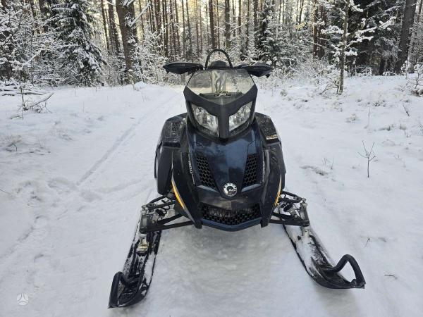 Black Ski Doo MXZ 2009 in Utena, with an engine capacity of 1.20 L and mileage of 5 thousand km for 4999 €, photo 7 on AUTOMOTO.COM.LV