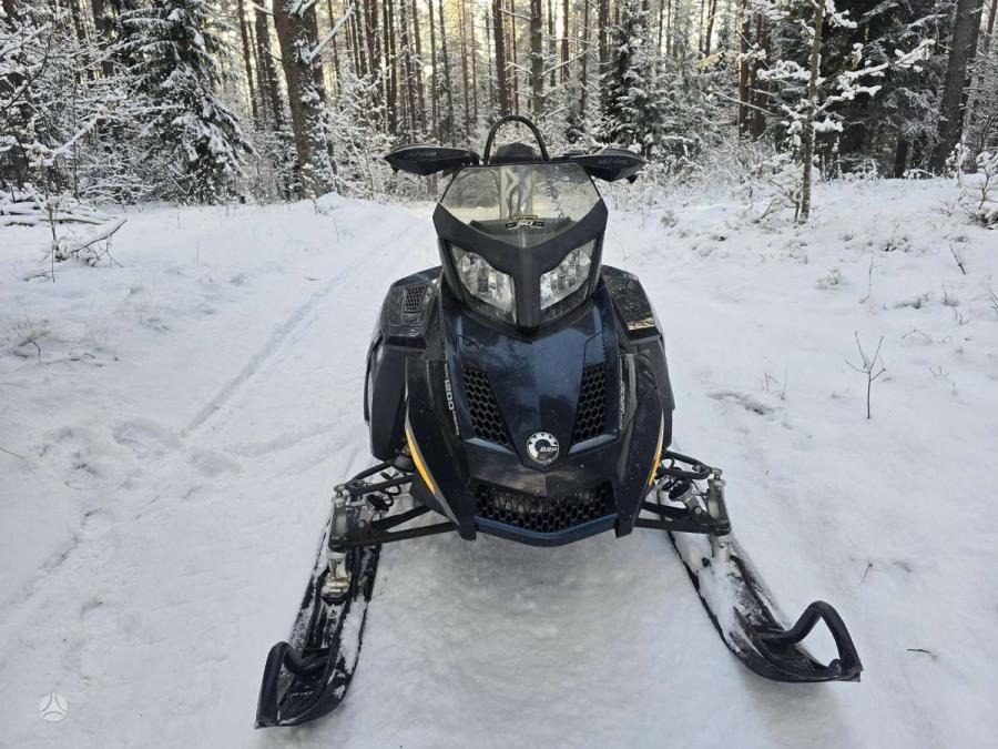 Black Ski Doo MXZ 2009 in Utena, with an engine capacity of 1.20 L and mileage of 5 thousand km for 4999 €, photo 7 on AUTOMOTO.COM.LV