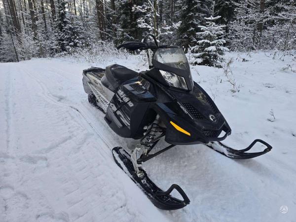 Black Ski Doo MXZ 2009 in Utena, with an engine capacity of 1.20 L and mileage of 5 thousand km for 4999 €, photo 9 on AUTOMOTO.COM.LV