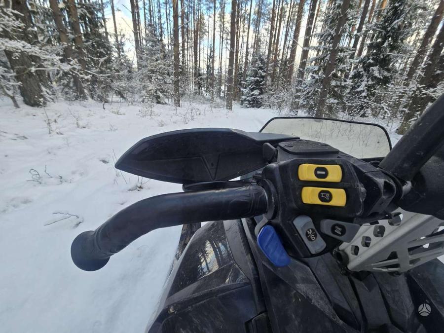 Black Ski Doo MXZ 2009 in Utena, with an engine capacity of 1.20 L and mileage of 5 thousand km for 4999 €, photo 11 on AUTOMOTO.COM.LV