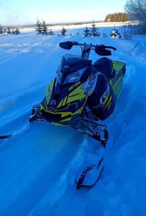 Zaļš Ski Doo MXZ 2015 Utena, ar dzinēja tilpumu 0.60 L un nobraukumu 3 tūkst. km par 4750 €, foto 3 vietnē AUTOMOTO.COM.LV