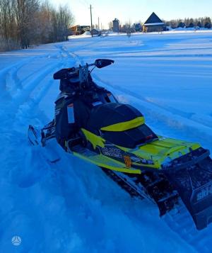 Zaļš Ski Doo MXZ 2015 Utena, ar dzinēja tilpumu 0.60 L un nobraukumu 3 tūkst. km par 4750 €, foto 6 vietnē AUTOMOTO.COM.LV