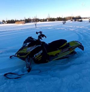 Zaļš Ski Doo MXZ 2015 Utena, ar dzinēja tilpumu 0.60 L un nobraukumu 3 tūkst. km par 4750 €, foto 7 vietnē AUTOMOTO.COM.LV