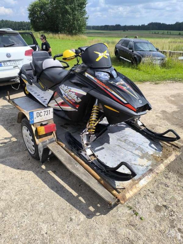 Ski Doo MXZ 2005 Šilutė, ar dzinēja tilpumu 0.60 L un nobraukumu 8 tūkst. km par 2100 €, foto 1 vietnē AUTOMOTO.COM.LV