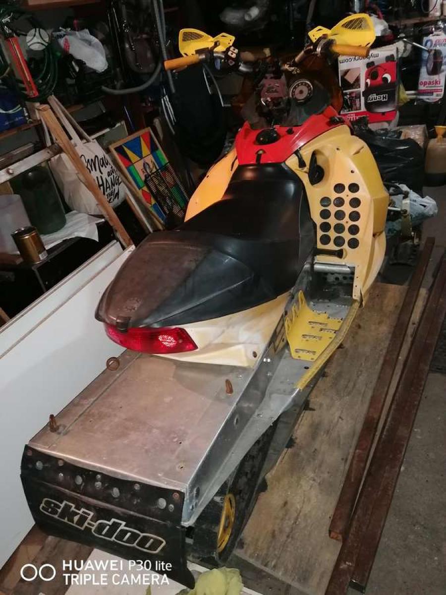 Ski Doo MXZ 2006 Viļņa, ar dzinēja tilpumu 0.60 L un nobraukumu 5 tūkst. km par 2050 €, foto 2 vietnē AUTOMOTO.COM.LV