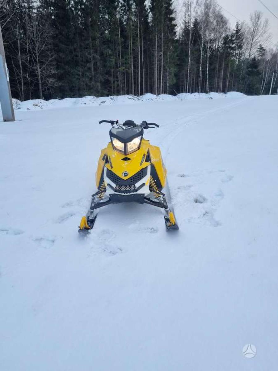 Ski Doo MXZ 2008 Kauņa, ar dzinēja tilpumu 0.80 L un nobraukumu 2 tūkst. km par 2750 €, foto 1 vietnē AUTOMOTO.COM.LV