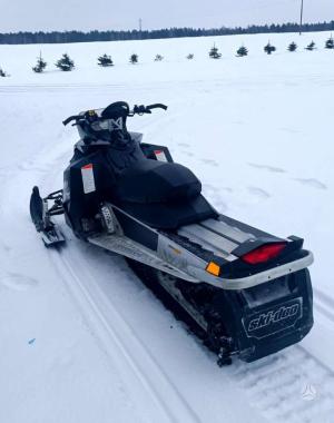 Ski Doo MXZ 2009 Anykščiai, ar dzinēja tilpumu 0.80 L un nobraukumu 8 tūkst. km par 3550 €, foto 4 vietnē AUTOMOTO.COM.LV