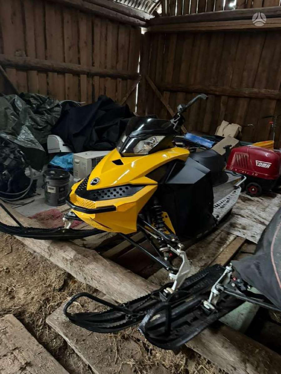 Ski Doo MXZ 2011 в Вильнюс, объемом двигателя 0.60 л и пробегом 3 тыс. км за 3300 €, фото 1 на AUTOMOTO.COM.LV
