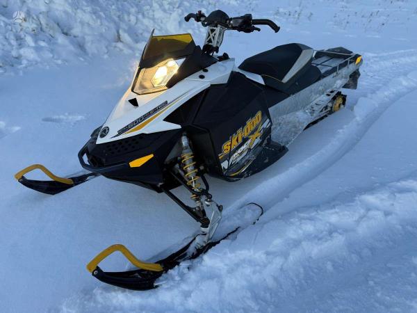 Balts Ski Doo MXZ 2009 Klaipėda, ar dzinēja tilpumu 0.60 L un nobraukumu 7 tūkst. km par 3500 €, foto 3 vietnē AUTOMOTO.COM.LV