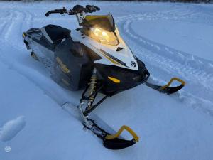 Balts Ski Doo MXZ 2009 Klaipėda, ar dzinēja tilpumu 0.60 L un nobraukumu 7 tūkst. km par 3500 €, foto 4 vietnē AUTOMOTO.COM.LV