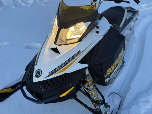 Balts Ski Doo MXZ 2009 Klaipėda, ar dzinēja tilpumu 0.60 L un nobraukumu 7 tūkst. km par 3500 €, foto 5 vietnē AUTOMOTO.COM.LV