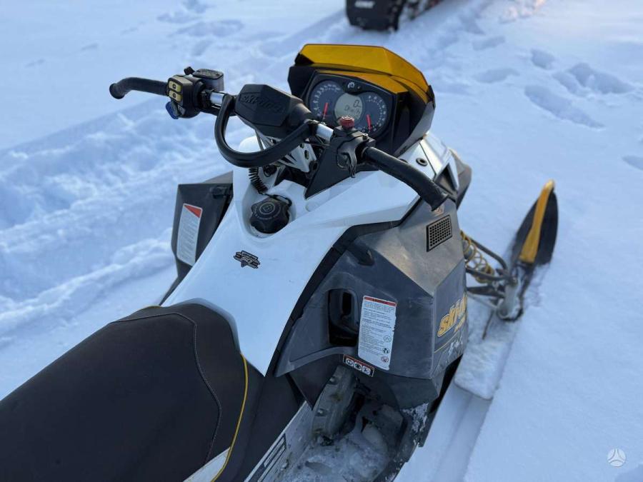 Balts Ski Doo MXZ 2009 Klaipėda, ar dzinēja tilpumu 0.60 L un nobraukumu 7 tūkst. km par 3500 €, foto 9 vietnē AUTOMOTO.COM.LV