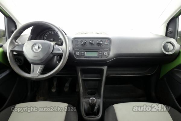 Green Skoda Citigo 2014 in Tallinn, with an engine capacity of 1.00 L and mileage of 145 thousand km for 2499 €, photo 5 on AUTOMOTO.COM.LV
