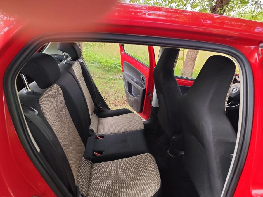 Red Skoda Citigo 2017 in Vilkaviskis, with an engine capacity of 1.00 L and mileage of 242 thousand km for 2450 €, photo 19 on AUTOMOTO.COM.LV
