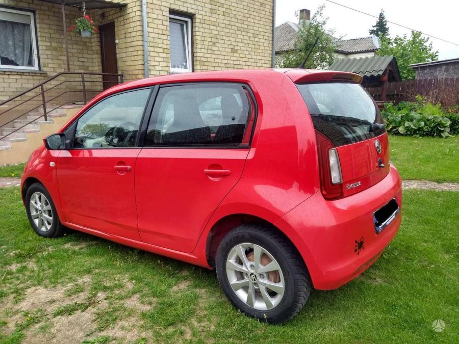 Red Skoda Citigo 2017 in Vilkaviskis, with an engine capacity of 1.00 L and mileage of 240 thousand km for 2450 €, photo 5 on AUTOMOTO.COM.LV