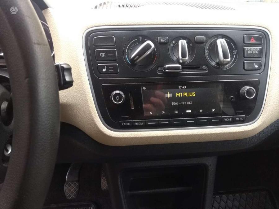 Red Skoda Citigo 2017 in Vilkaviskis, with an engine capacity of 1.00 L and mileage of 240 thousand km for 2450 €, photo 17 on AUTOMOTO.COM.LV