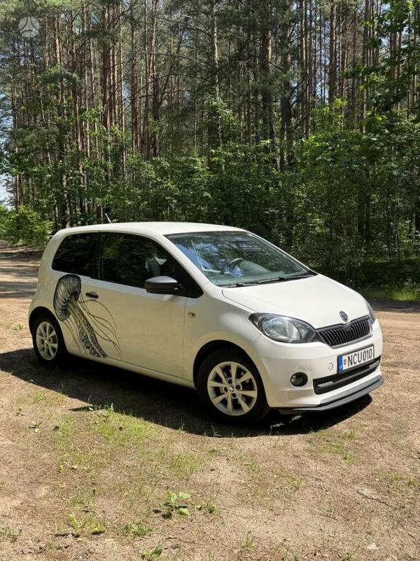 White Skoda Citigo 2012 in Alytus, with an engine capacity of 1.00 L and mileage of 230 thousand km for 3400 €, photo 1 on AUTOMOTO.COM.LV
