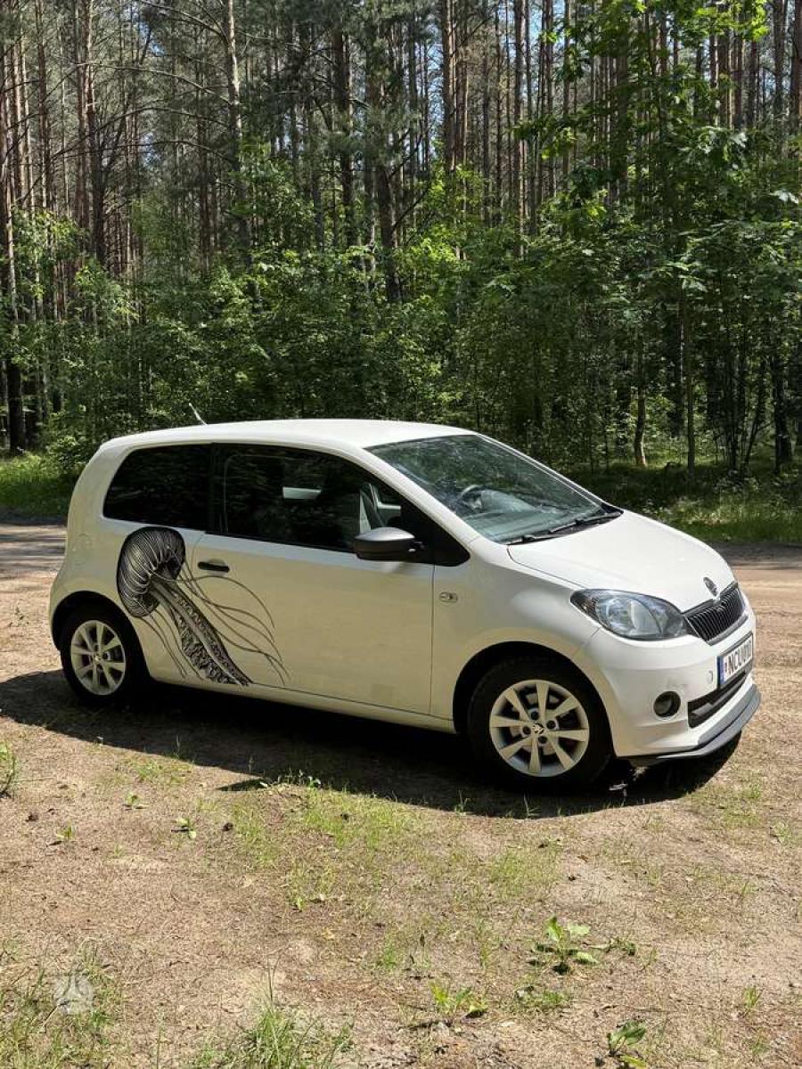 White Skoda Citigo 2012 in Alytus, with an engine capacity of 1.00 L and mileage of 230 thousand km for 3400 €, photo 3 on AUTOMOTO.COM.LV