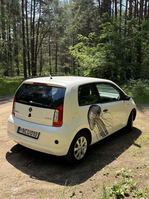 White Skoda Citigo 2012 in Alytus, with an engine capacity of 1.00 L and mileage of 230 thousand km for 3400 €, photo 3 on AUTOMOTO.COM.LV
