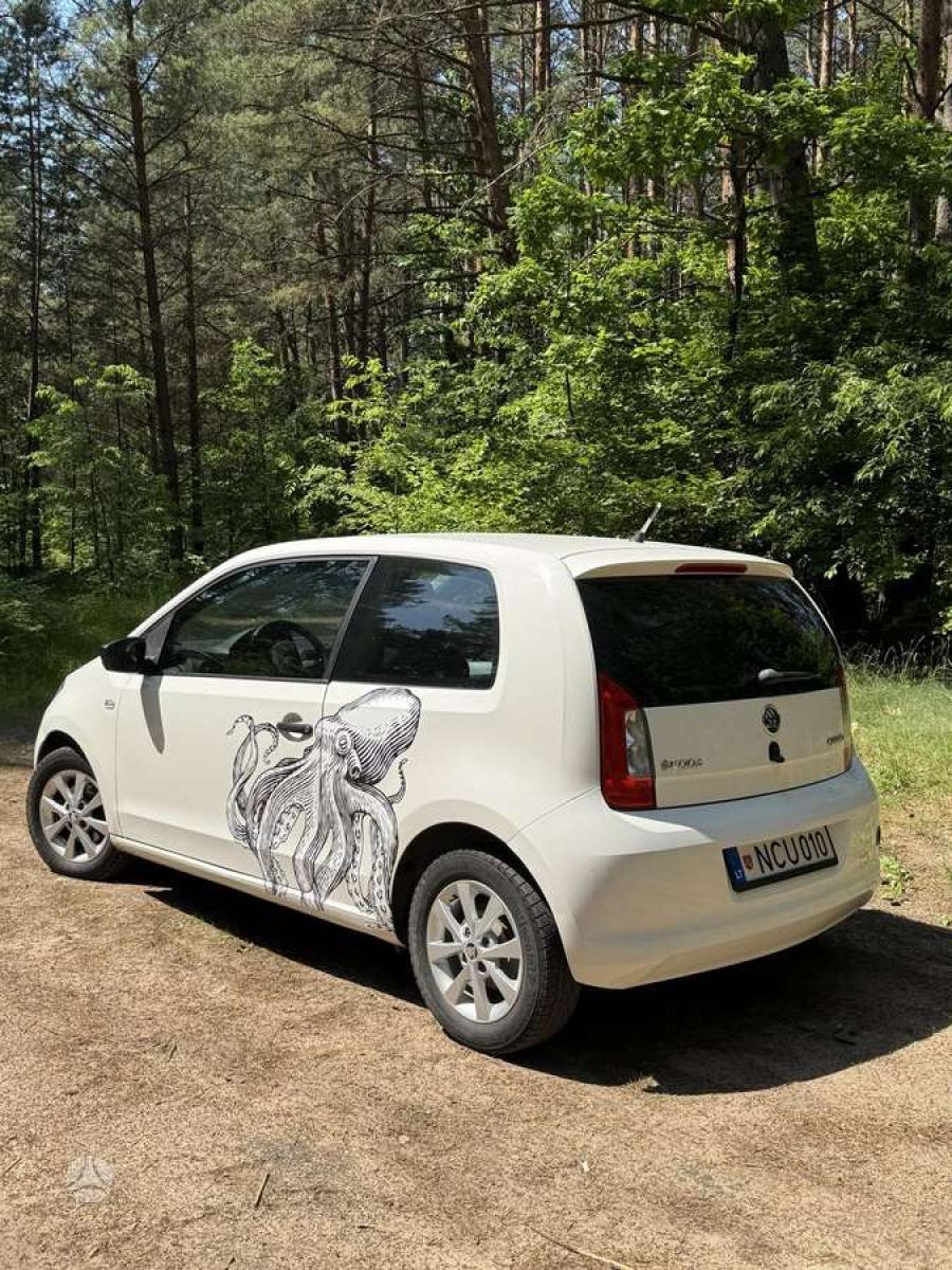 White Skoda Citigo 2012 in Alytus, with an engine capacity of 1.00 L and mileage of 230 thousand km for 3400 €, photo 5 on AUTOMOTO.COM.LV