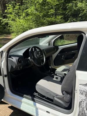 White Skoda Citigo 2012 in Alytus, with an engine capacity of 1.00 L and mileage of 230 thousand km for 3400 €, photo 12 on AUTOMOTO.COM.LV