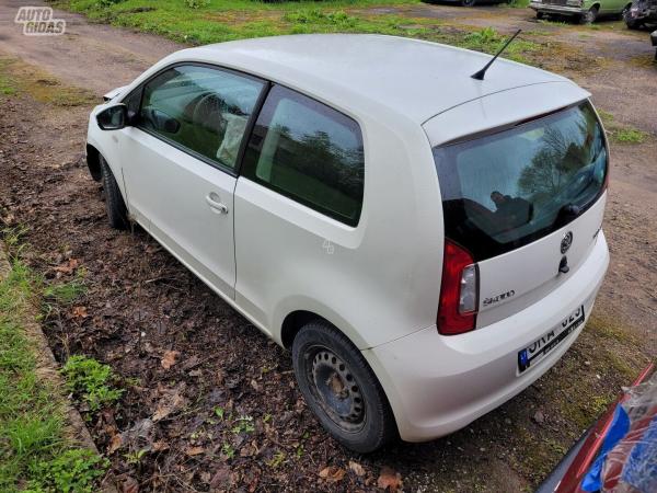 White Skoda Citigo 2013 in Kaunas, with an engine capacity of 1.00 L and mileage of 138 thousand km for 799 €, photo 4 on AUTOMOTO.COM.LV
