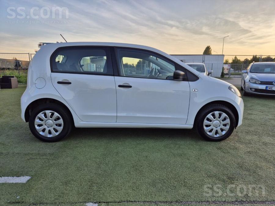 White Skoda Citigo 2014 in Liepaja, with an engine capacity of 1.00 L and mileage of 86 thousand km for 4400 €, photo 4 on AUTOMOTO.COM.LV