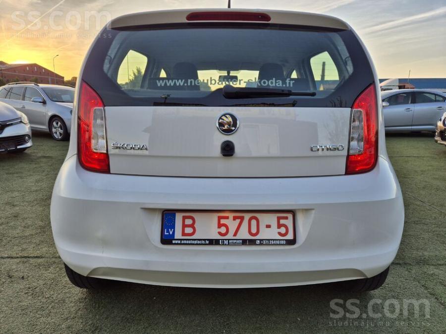 White Skoda Citigo 2014 in Liepaja, with an engine capacity of 1.00 L and mileage of 86 thousand km for 4400 €, photo 6 on AUTOMOTO.COM.LV