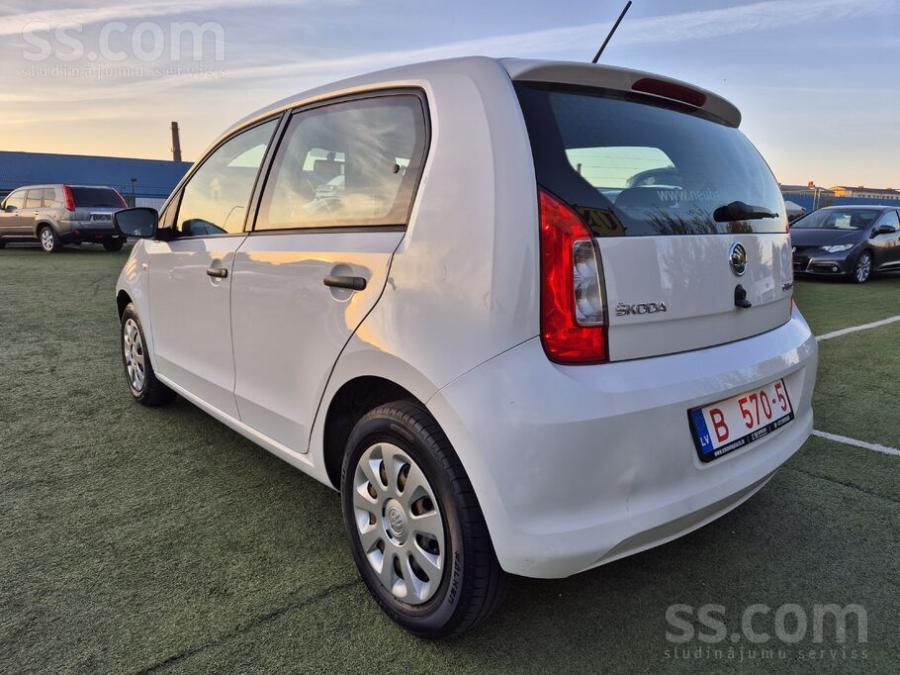 White Skoda Citigo 2014 in Liepaja, with an engine capacity of 1.00 L and mileage of 86 thousand km for 4400 €, photo 7 on AUTOMOTO.COM.LV