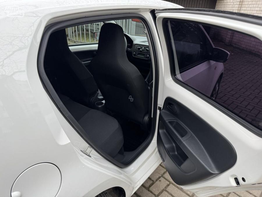White Skoda Citigo 2015 in Kaunas, with an engine capacity of 1.00 L and mileage of 130 thousand km for 3800 €, photo 21 on AUTOMOTO.COM.LV