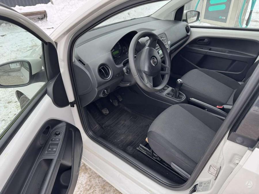 Balts Skoda Citigo 2015 Kauņa, ar dzinēja tilpumu 1.00 L un nobraukumu 130 tūkst. km par 3750 €, foto 20 vietnē AUTOMOTO.COM.LV