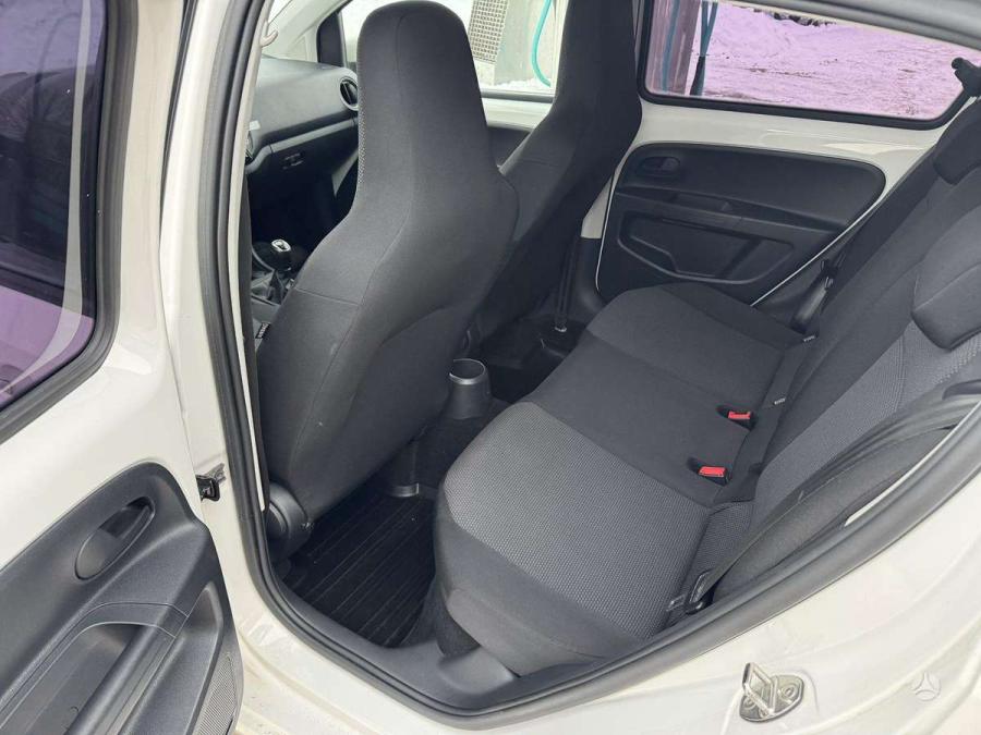Balts Skoda Citigo 2015 Kauņa, ar dzinēja tilpumu 1.00 L un nobraukumu 130 tūkst. km par 3750 €, foto 26 vietnē AUTOMOTO.COM.LV