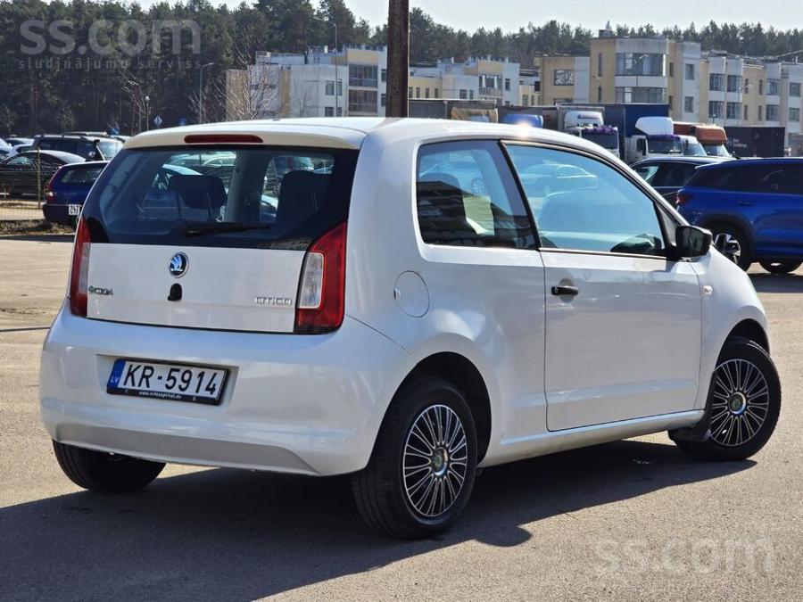 White Skoda Citigo 2015 in Riga, with an engine capacity of 1.00 L and mileage of 169 thousand km for 2499 €, photo 3 on AUTOMOTO.COM.LV
