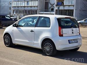White Skoda Citigo 2015 in Riga, with an engine capacity of 1.00 L and mileage of 169 thousand km for 2499 €, photo 5 on AUTOMOTO.COM.LV