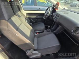 White Skoda Citigo 2015 in Riga, with an engine capacity of 1.00 L and mileage of 169 thousand km for 2499 €, photo 6 on AUTOMOTO.COM.LV