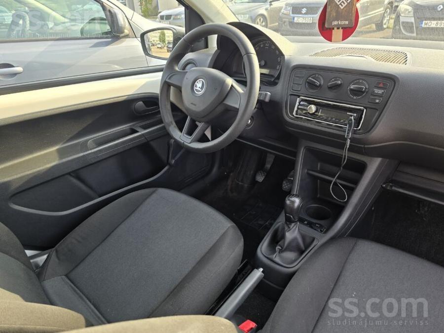 White Skoda Citigo 2015 in Riga, with an engine capacity of 1.00 L and mileage of 169 thousand km for 2499 €, photo 9 on AUTOMOTO.COM.LV