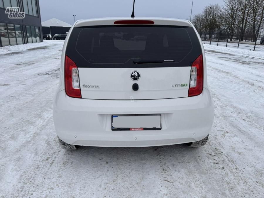 White Skoda Citigo 2016 in Kaunas, with an engine capacity of 1.00 L and mileage of 130 thousand km for 3800 €, photo 7 on AUTOMOTO.COM.LV