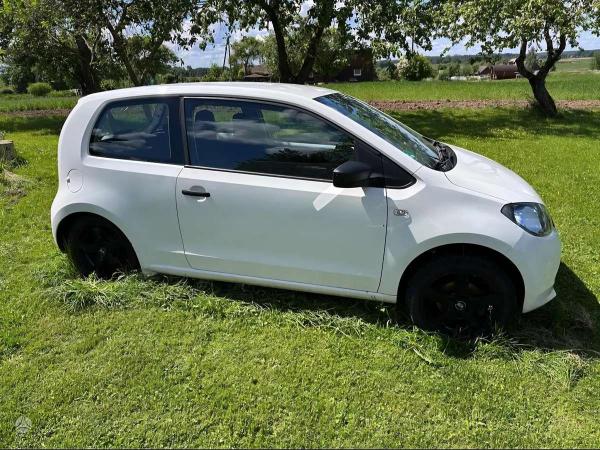 White Skoda Citigo 2016 in Ukmerge, with an engine capacity of 1.00 L and mileage of 166 thousand km for 1200 €, photo 3 on AUTOMOTO.COM.LV