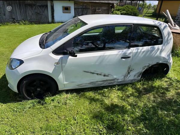 White Skoda Citigo 2016 in Ukmerge, with an engine capacity of 1.00 L and mileage of 166 thousand km for 1200 €, photo 4 on AUTOMOTO.COM.LV