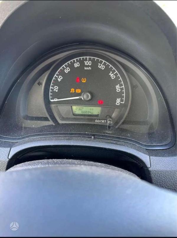 White Skoda Citigo 2016 in Ukmerge, with an engine capacity of 1.00 L and mileage of 166 thousand km for 1200 €, photo 8 on AUTOMOTO.COM.LV